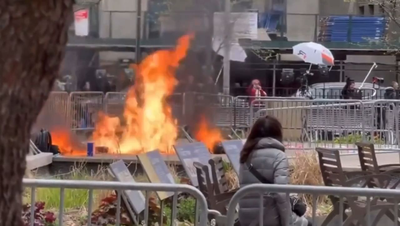 Anti-Trump protester set himself on fire outside courthouse • GoreCenter