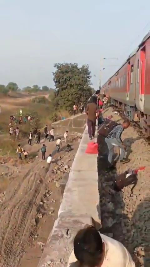 Aftermath of Jalgaon train tragedy • GoreCenter