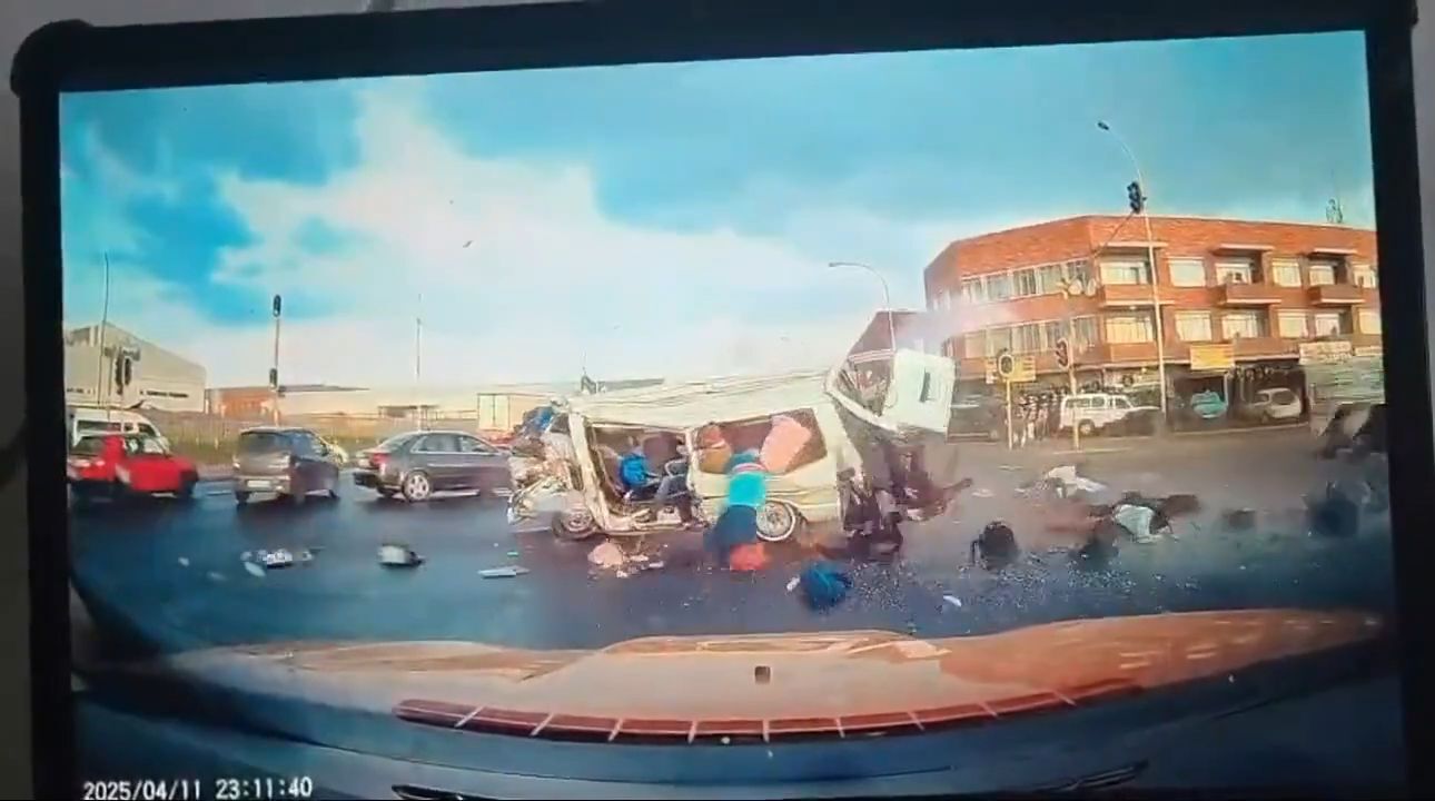 Passengers are thrown out of van when it is hit by truck • GoreCenter