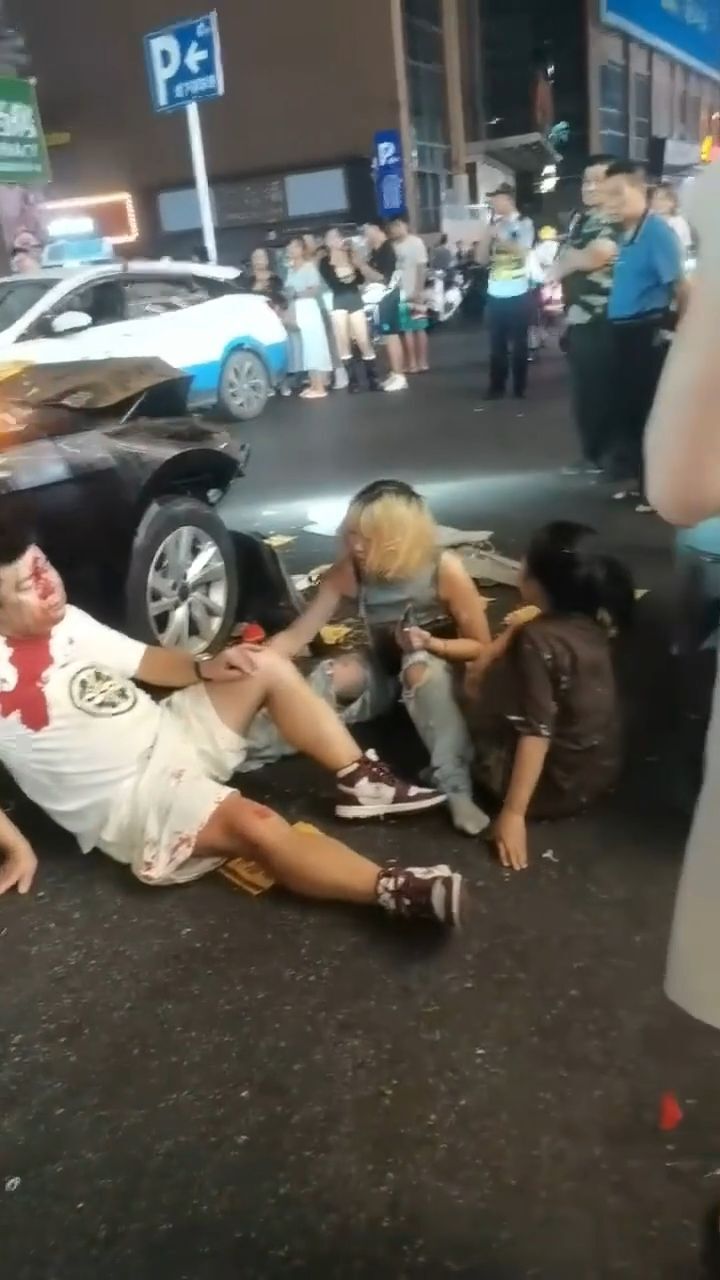 Car at high speed crashed into festival attendees in Wuhan, China ...