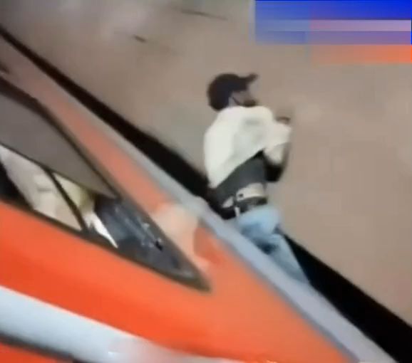 Passenger falls into gap between train and platform • GoreCenter
