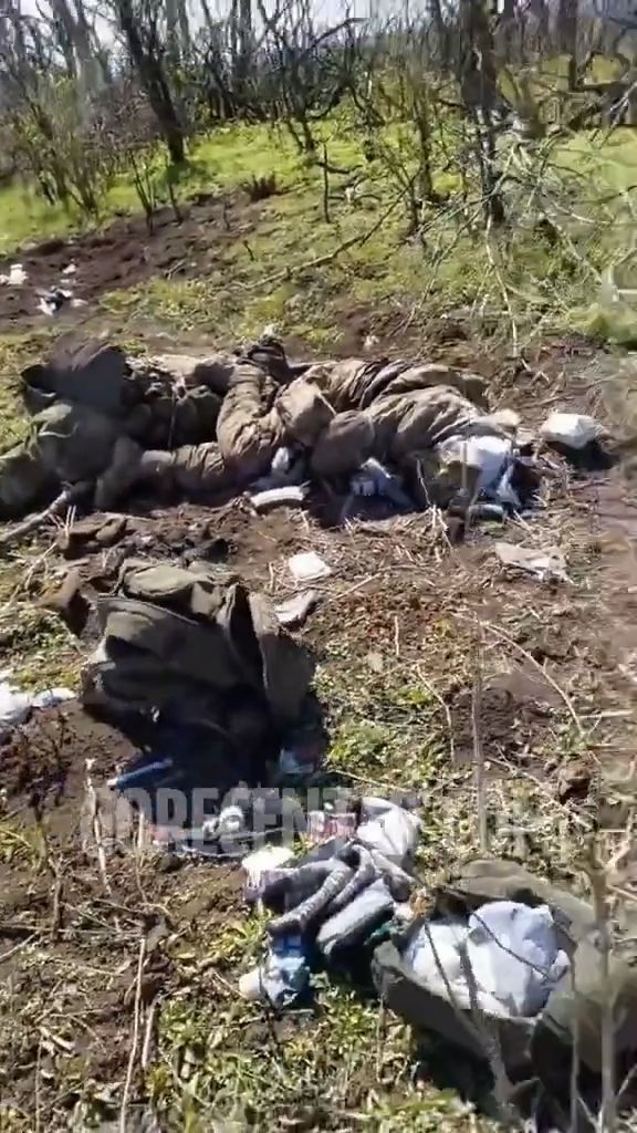 Ukrainian battlefield strewn with bodies of Russian soldiers • GoreCenter