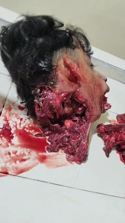 Young man mauled by huge crocodile • GoreCenter