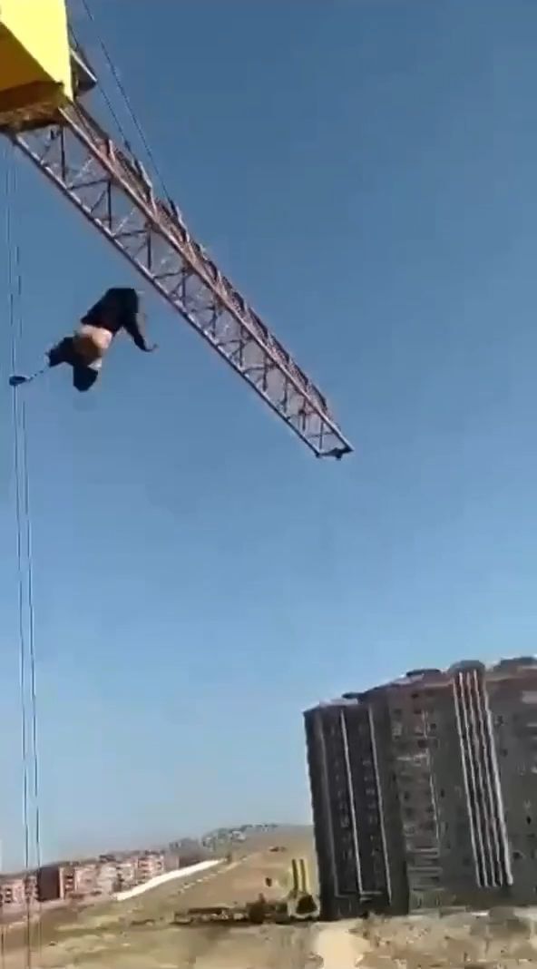 Man fleeing from police falls from crane • GoreCenter