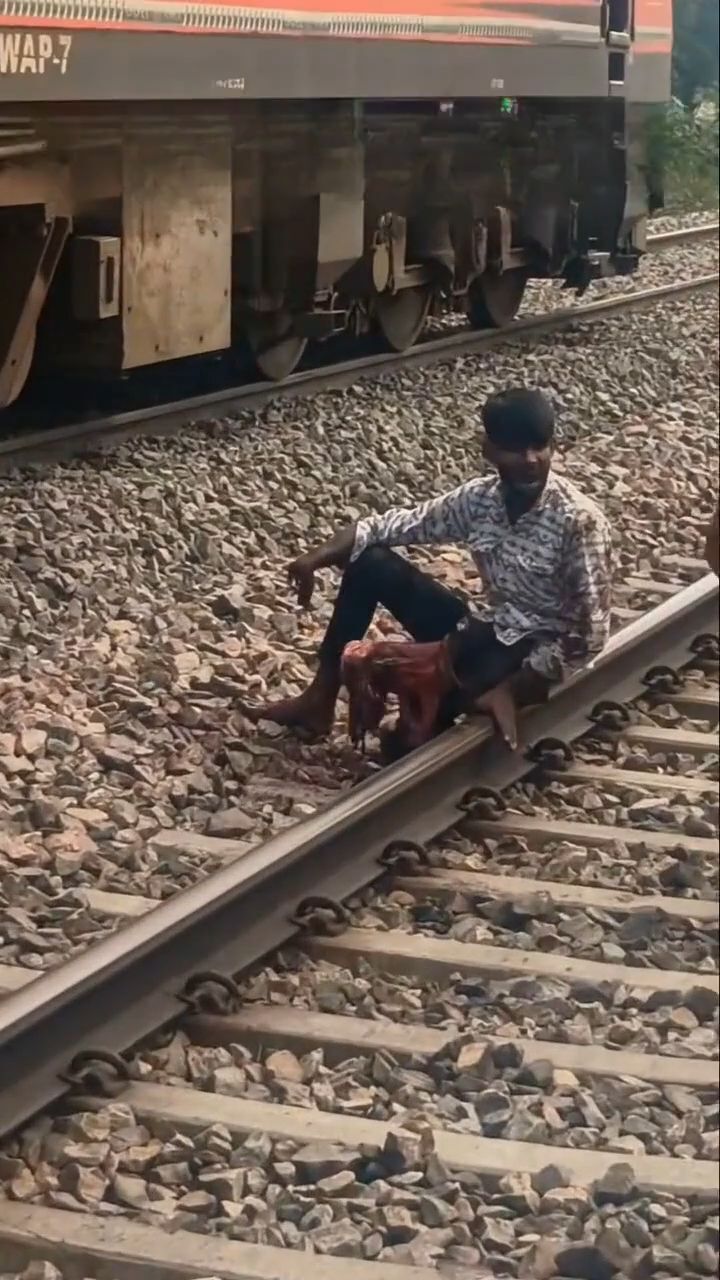 Indian man lost his leg on railway tracks • GoreCenter