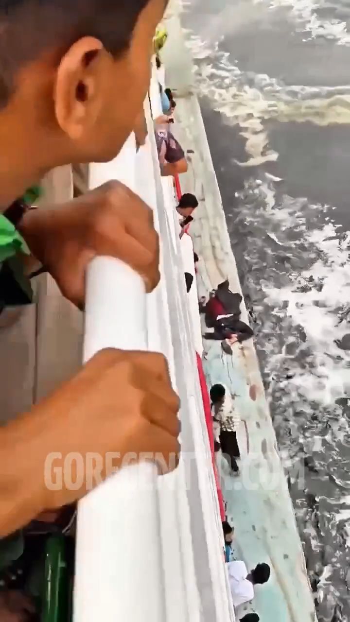 Several people crushed by boat in Dhaka • GoreCenter