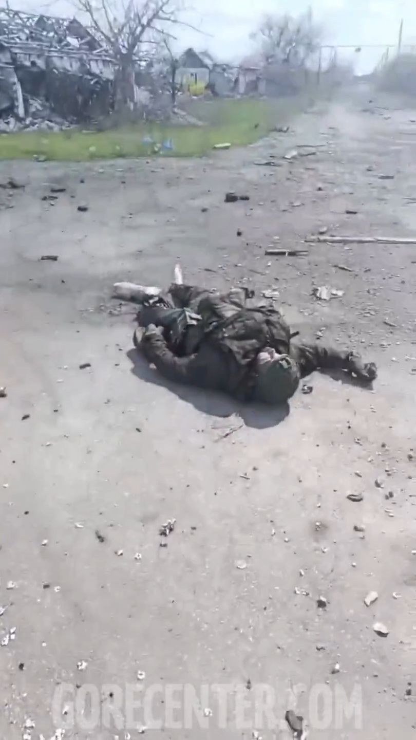 Russian robotic evacuation vehicle hit anti-tank mine • GoreCenter